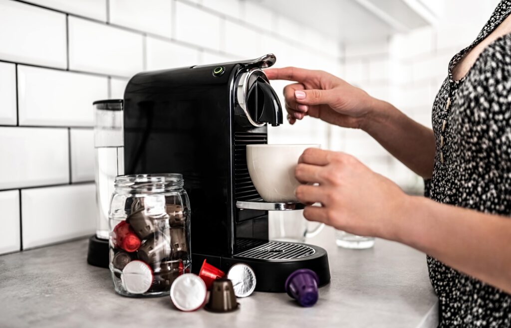 Coffee Pods vs Instant Coffee - What's the Difference?